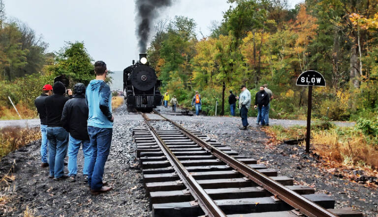 EBT No. 16 rolls onto newly reopened track - Trains